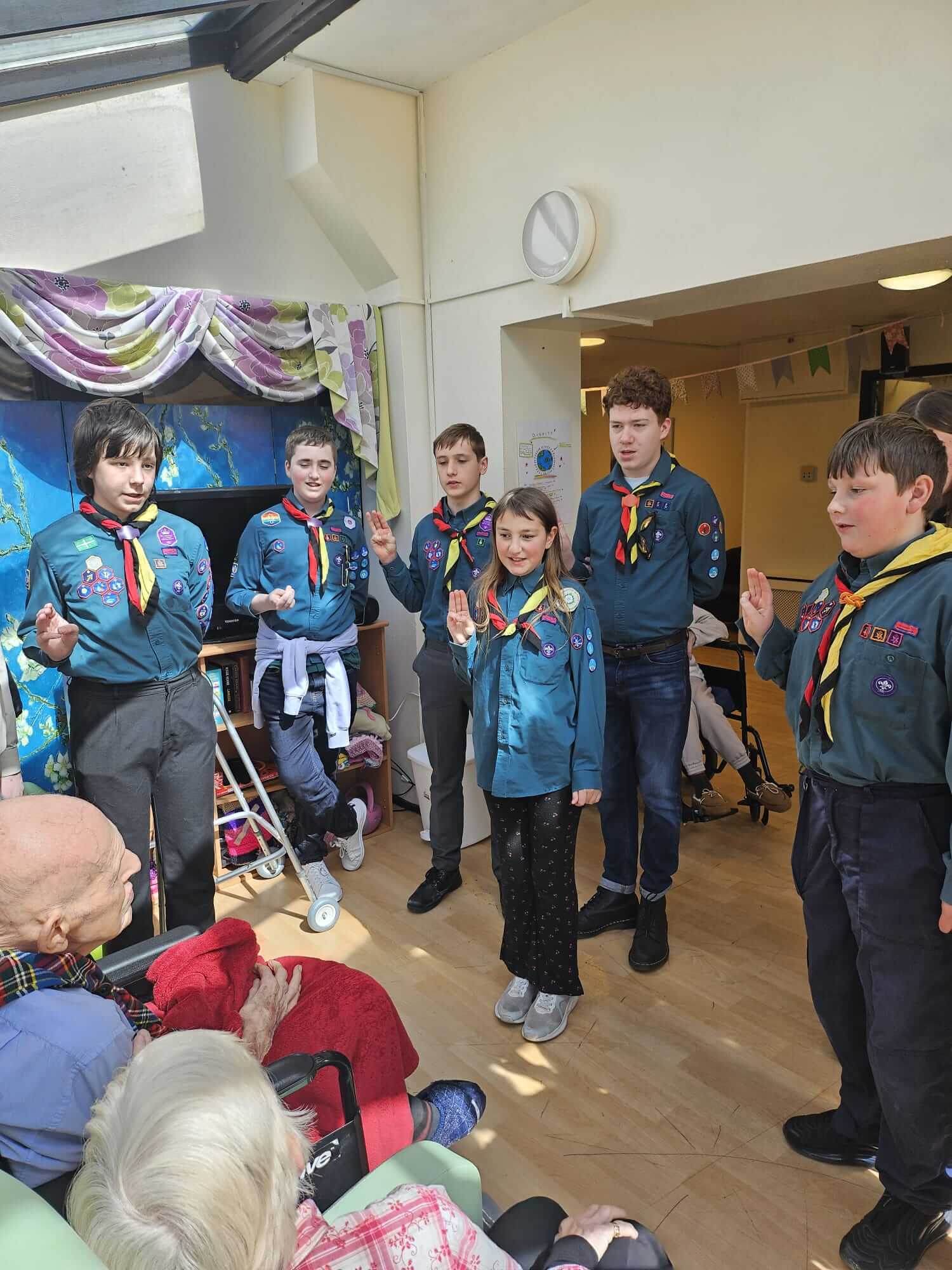 Scouts visit sparks happy memories for John – Plymouth Scouts